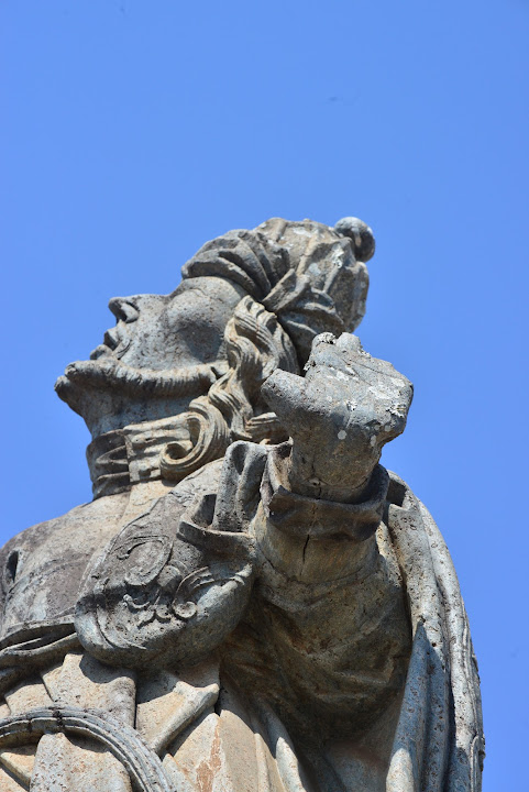 Os Doze Profetas do Aleijadinho - Um Pouquinho de Cada Lugar